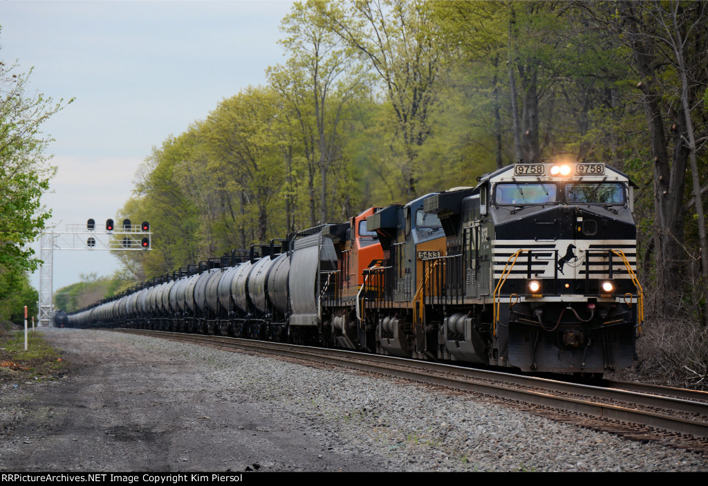 NS 9758 CSX 5433 BNSF 873 64K Ethanol Loads